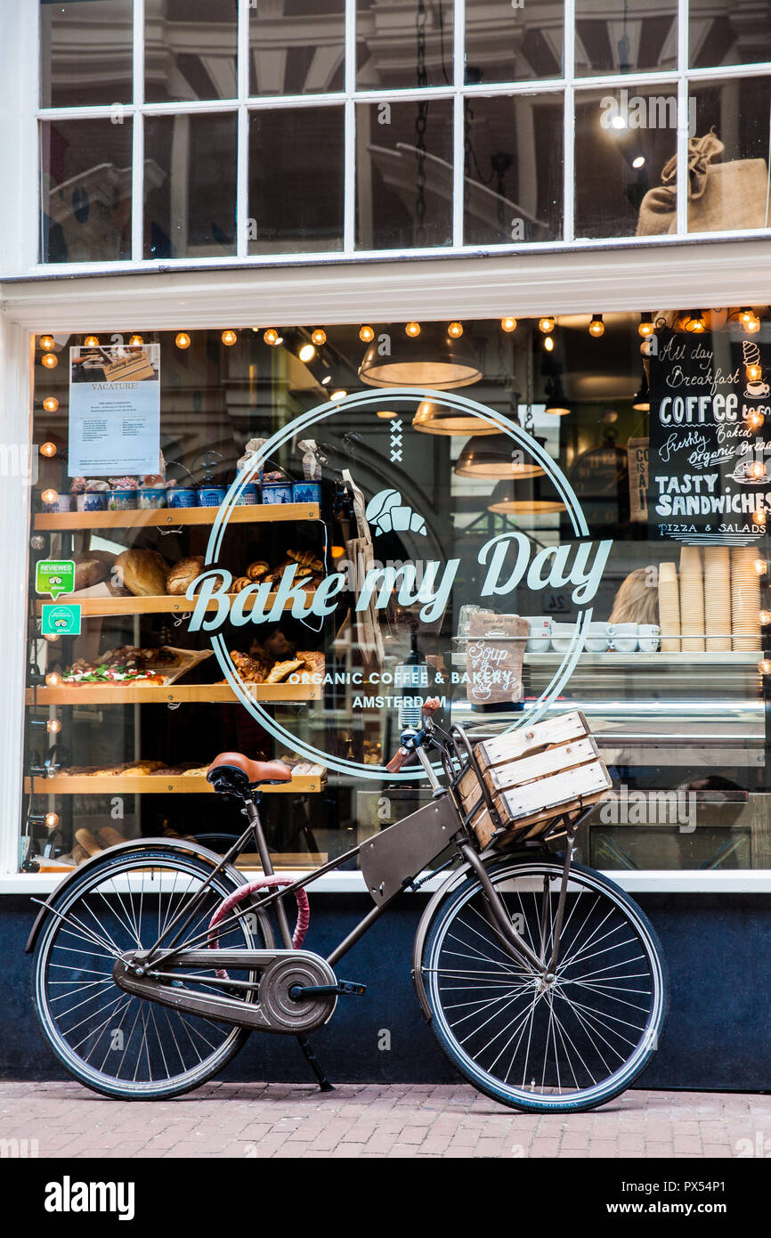 Old bakery bike hi-res stock photography and images - Alamy