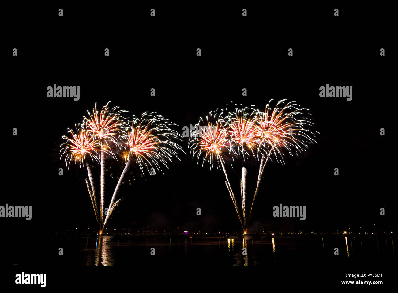Huge fireworks display hi-res stock photography and images - Alamy
