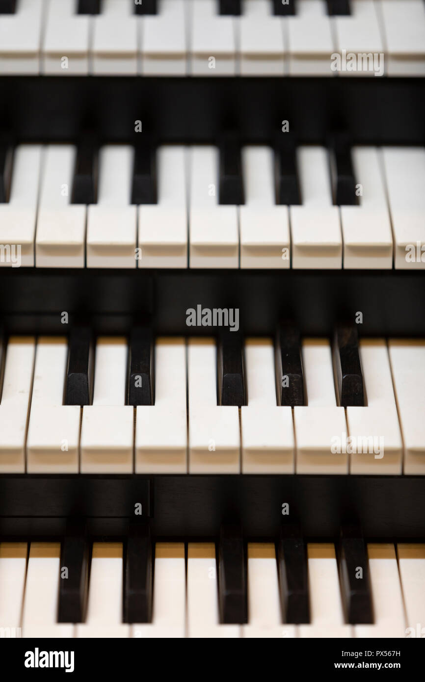 Organ manuals hi-res stock photography and images - Alamy