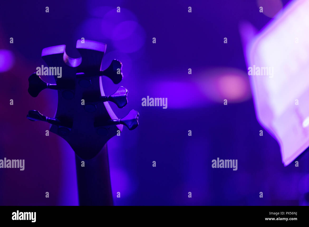 A head of an electric base Stock Photo - Alamy