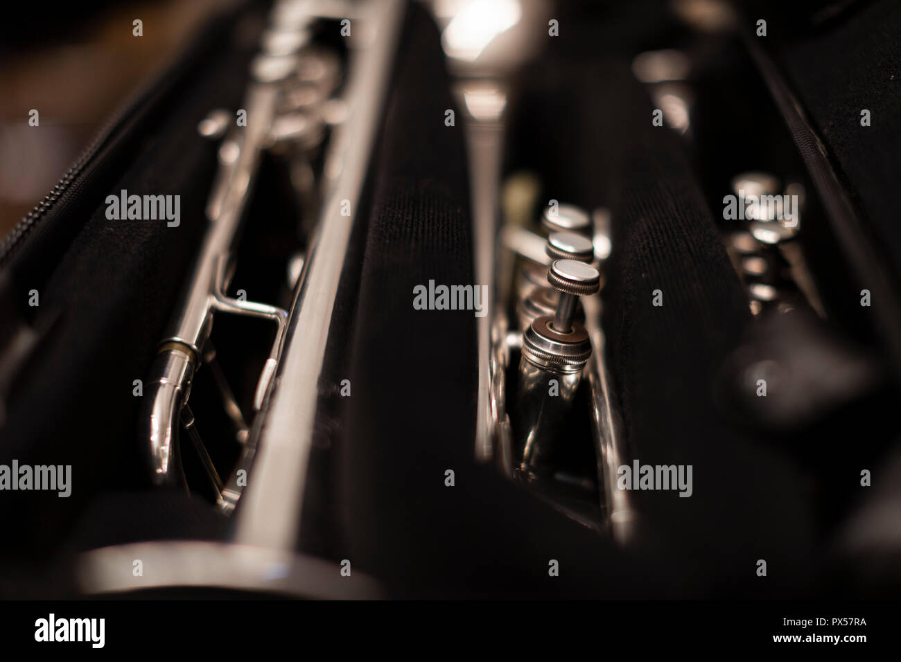 Metal trumpets hi-res stock photography and images - Alamy