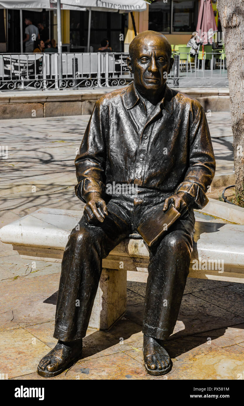 Picasso statue malaga hi-res stock photography and images - Alamy