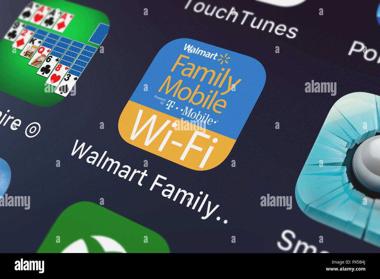 Walmart family wifi hi-res stock photography and images - Alamy
