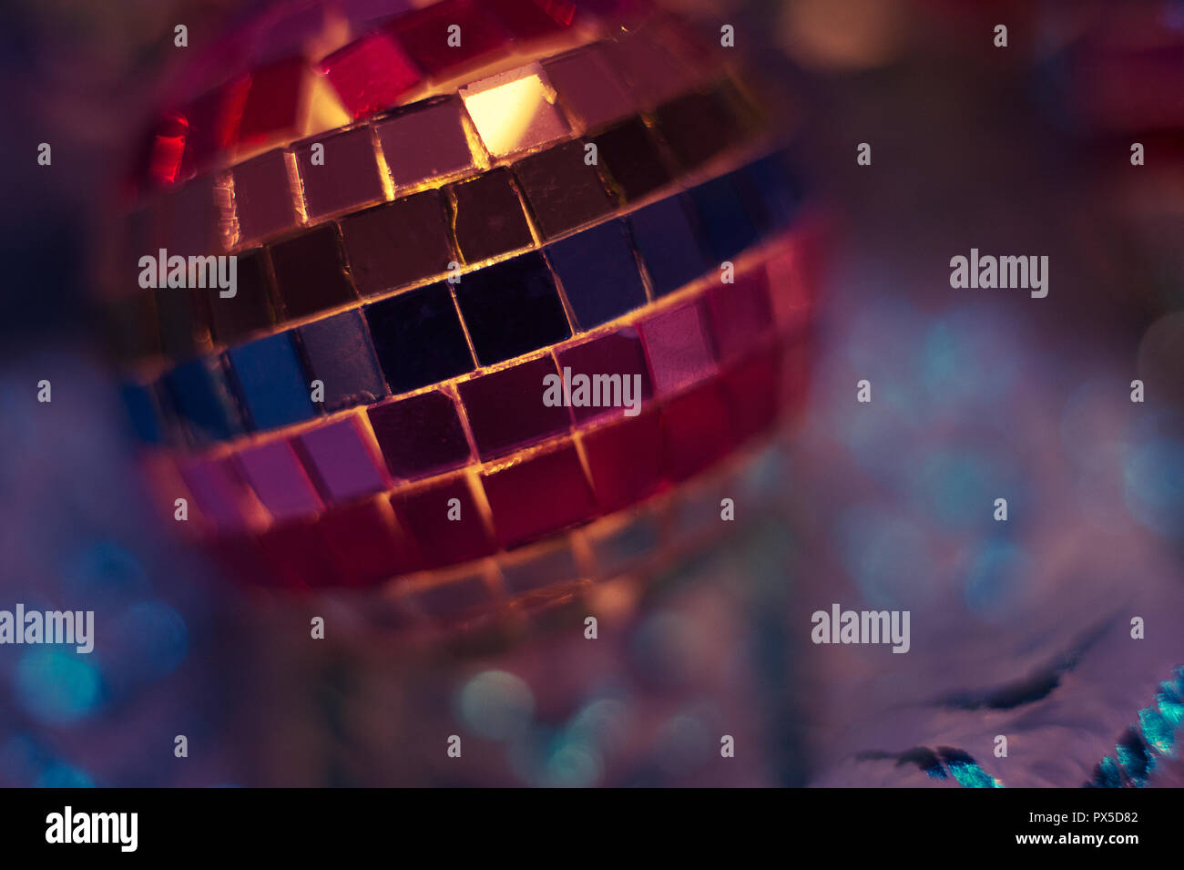 Disco ball background hi-res stock photography and images - Alamy