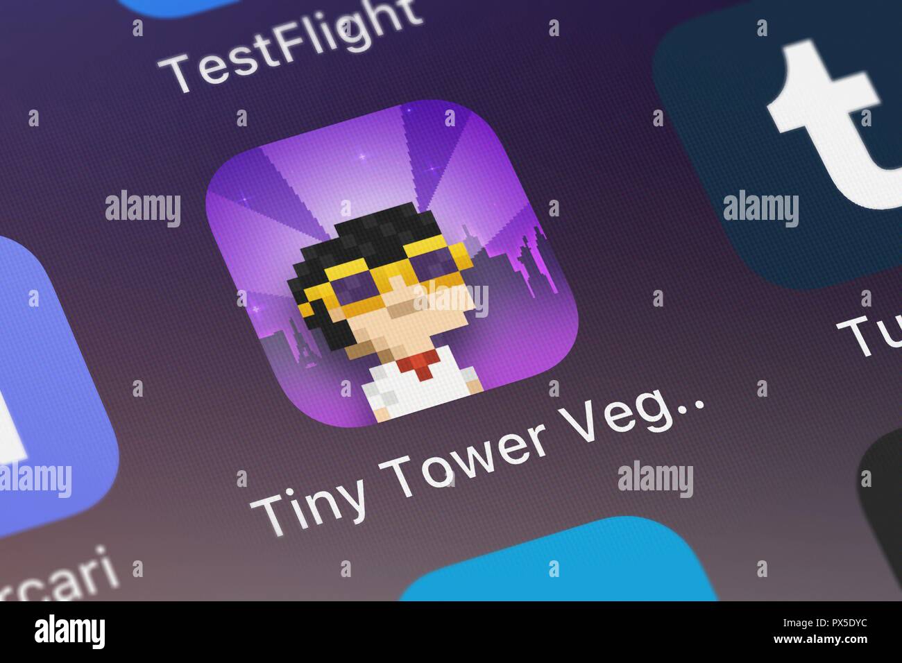 Tiny tower app game hi-res stock photography and images - Alamy