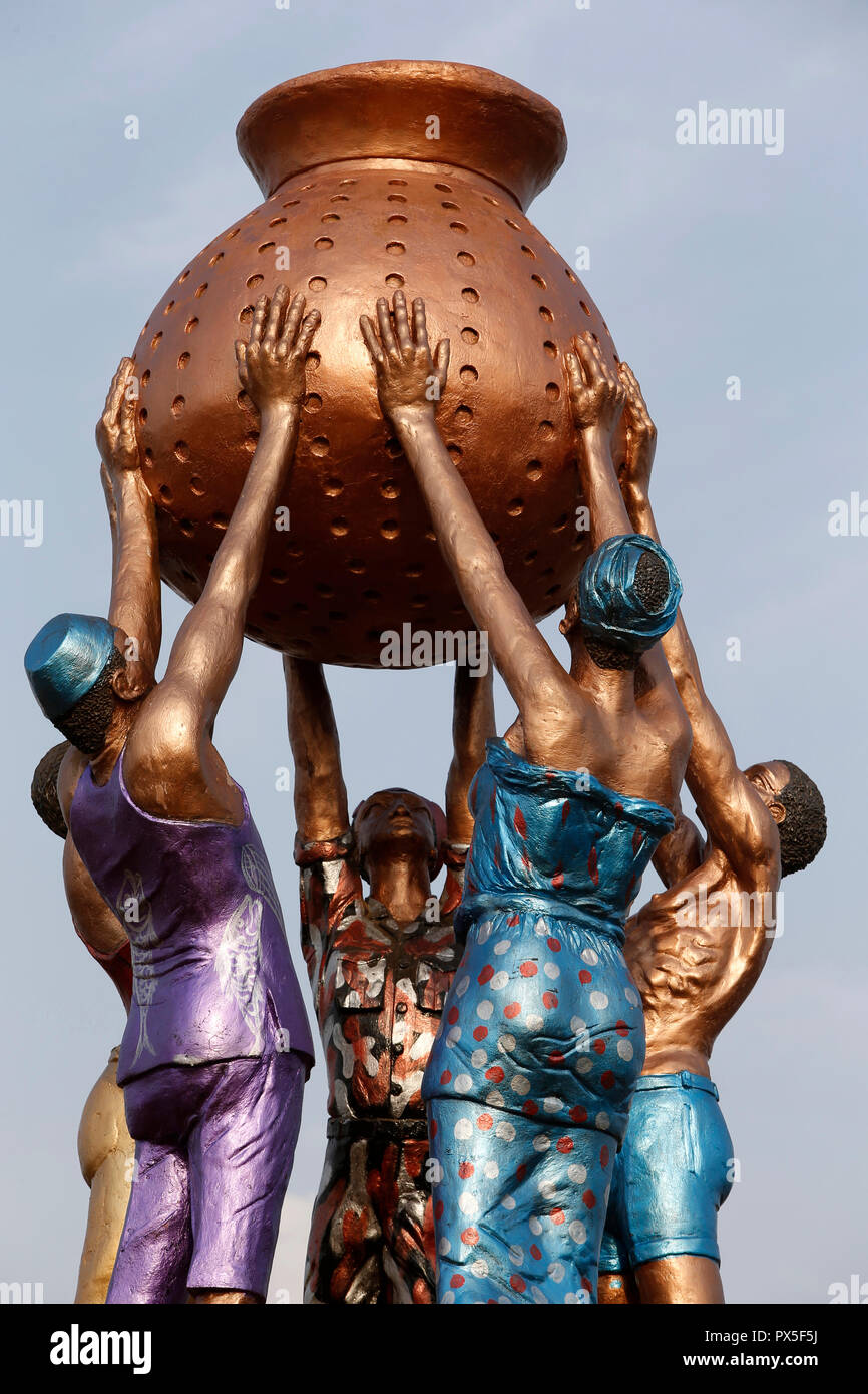 Statue in Bohicon, Benin Stock Photo - Alamy