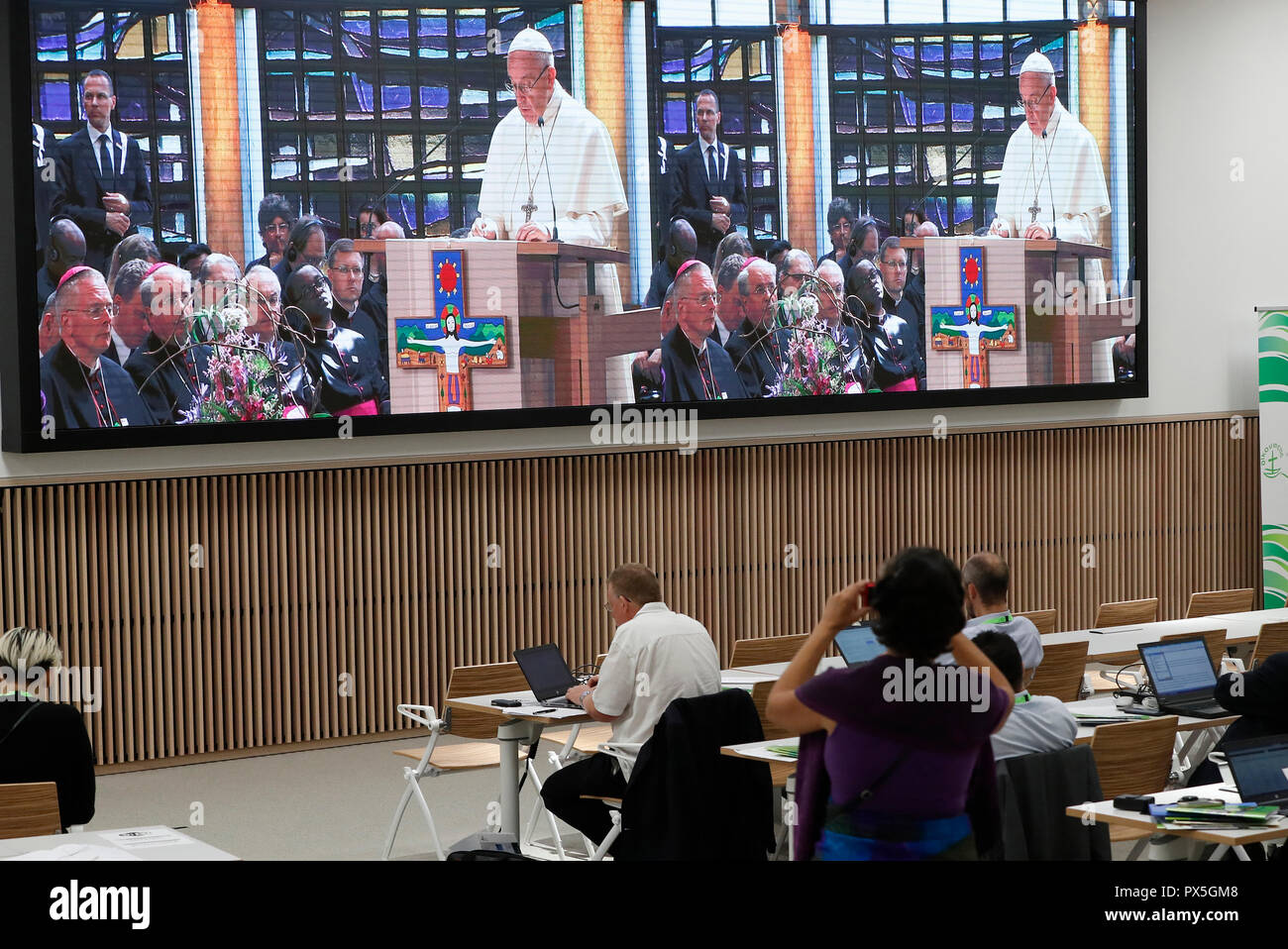 Visit churches hi-res stock photography and images - Alamy