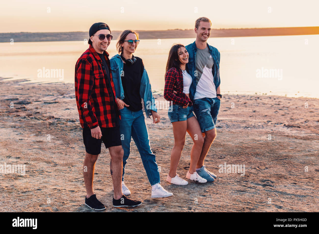 Women party hi-res stock photography and images - Alamy