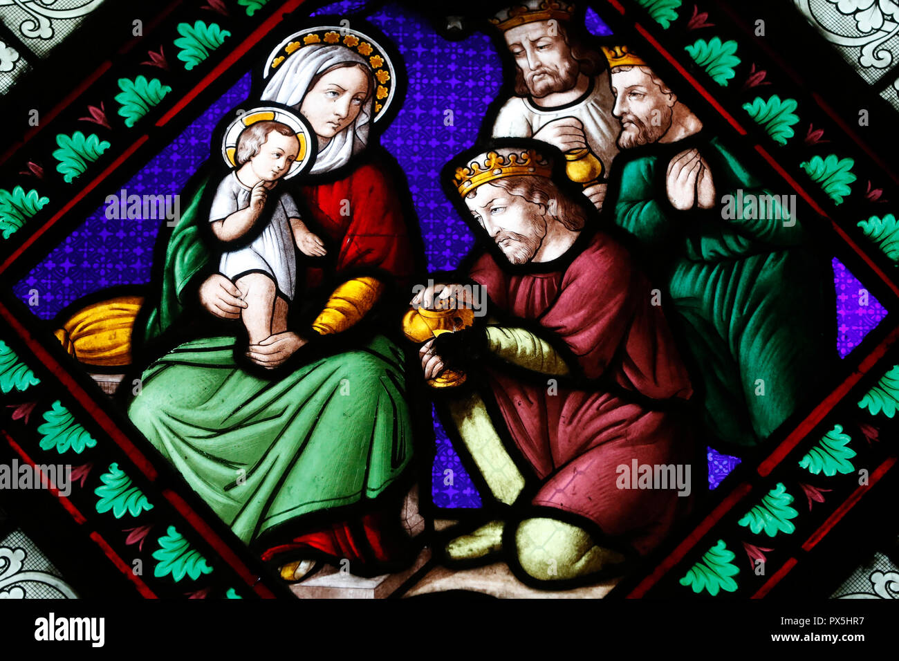 Stained glass adoration magi hi-res stock photography and images - Alamy