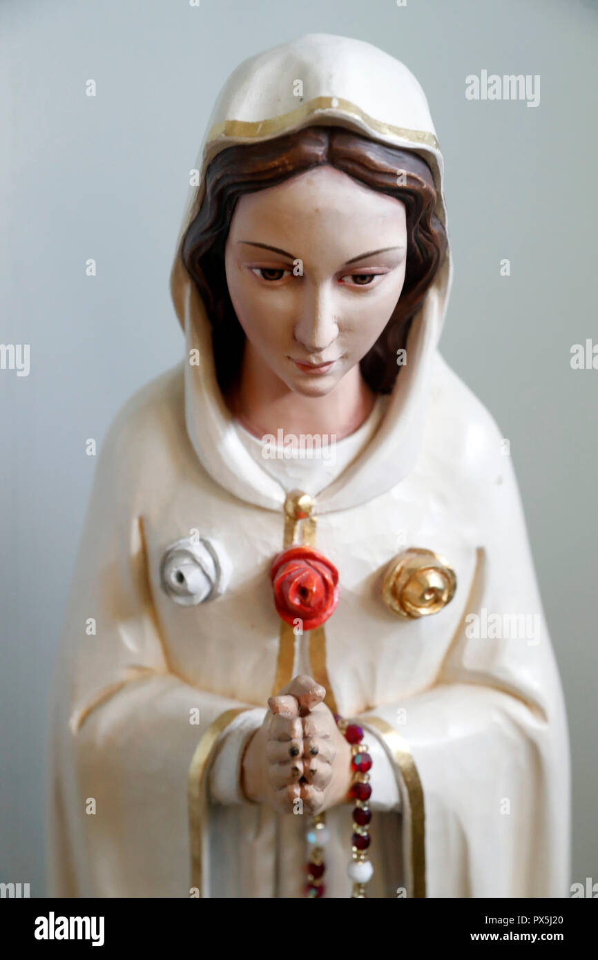 Statue vierge vierge marie hi-res stock photography and images - Alamy