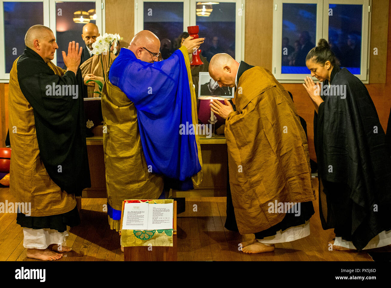 Zen sesshin (retreat) in Lanau, Cantal, France Stock Photo - Alamy