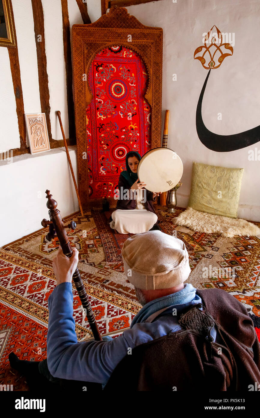 Sufi musicians hi-res stock photography and images - Alamy