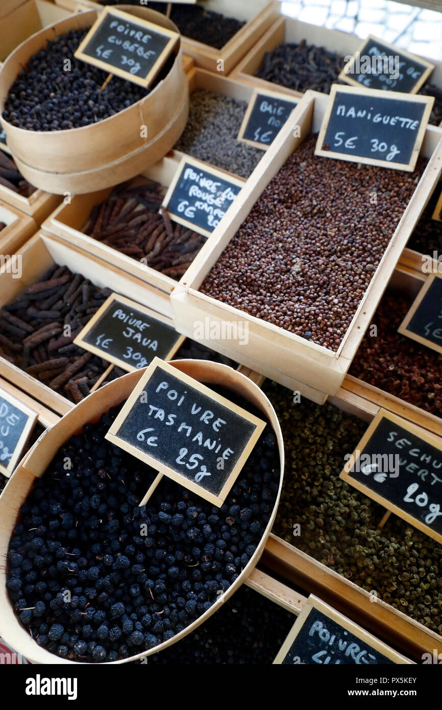 France food market price hi-res stock photography and images - Alamy