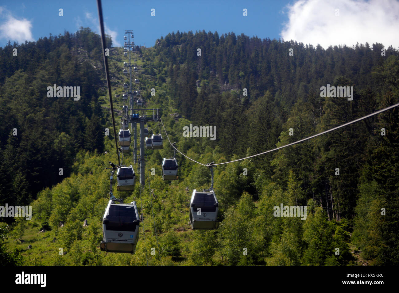 Gondola lift hi-res stock photography and images - Alamy