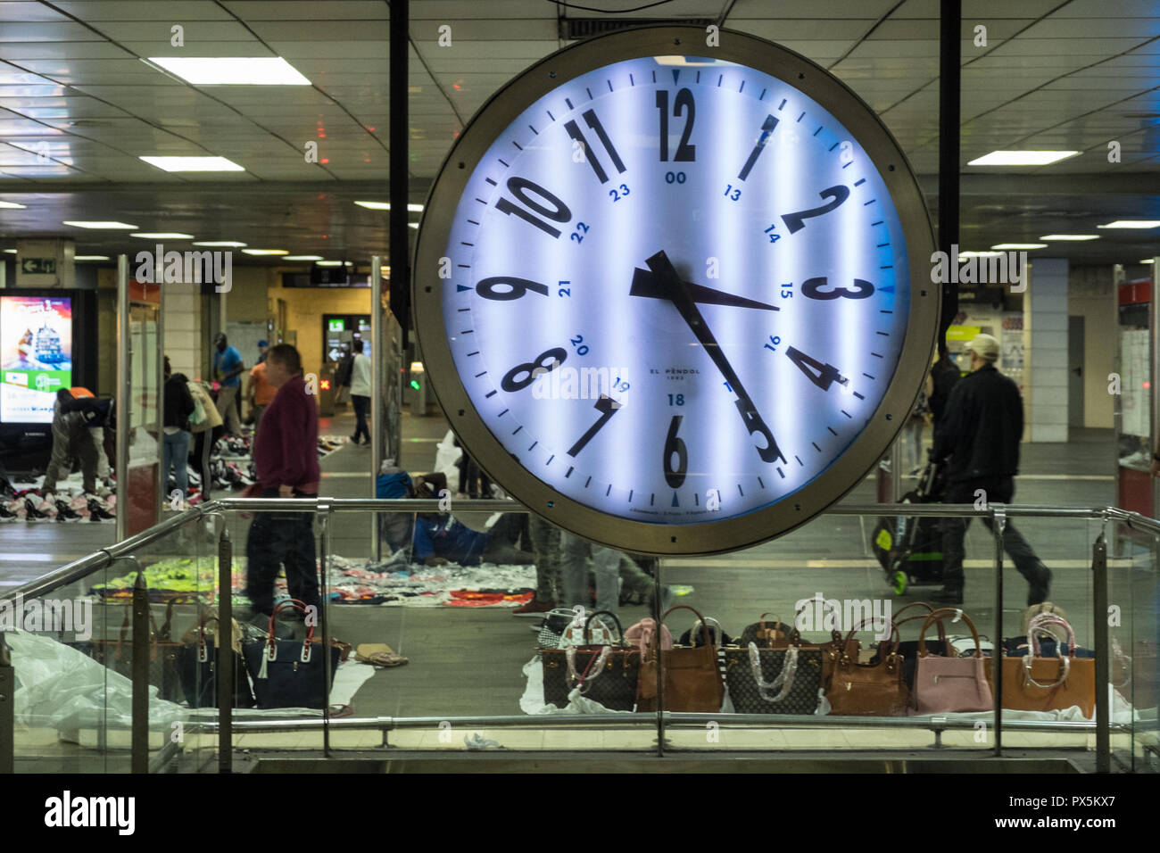 Train metro station hi-res stock photography and images - Alamy