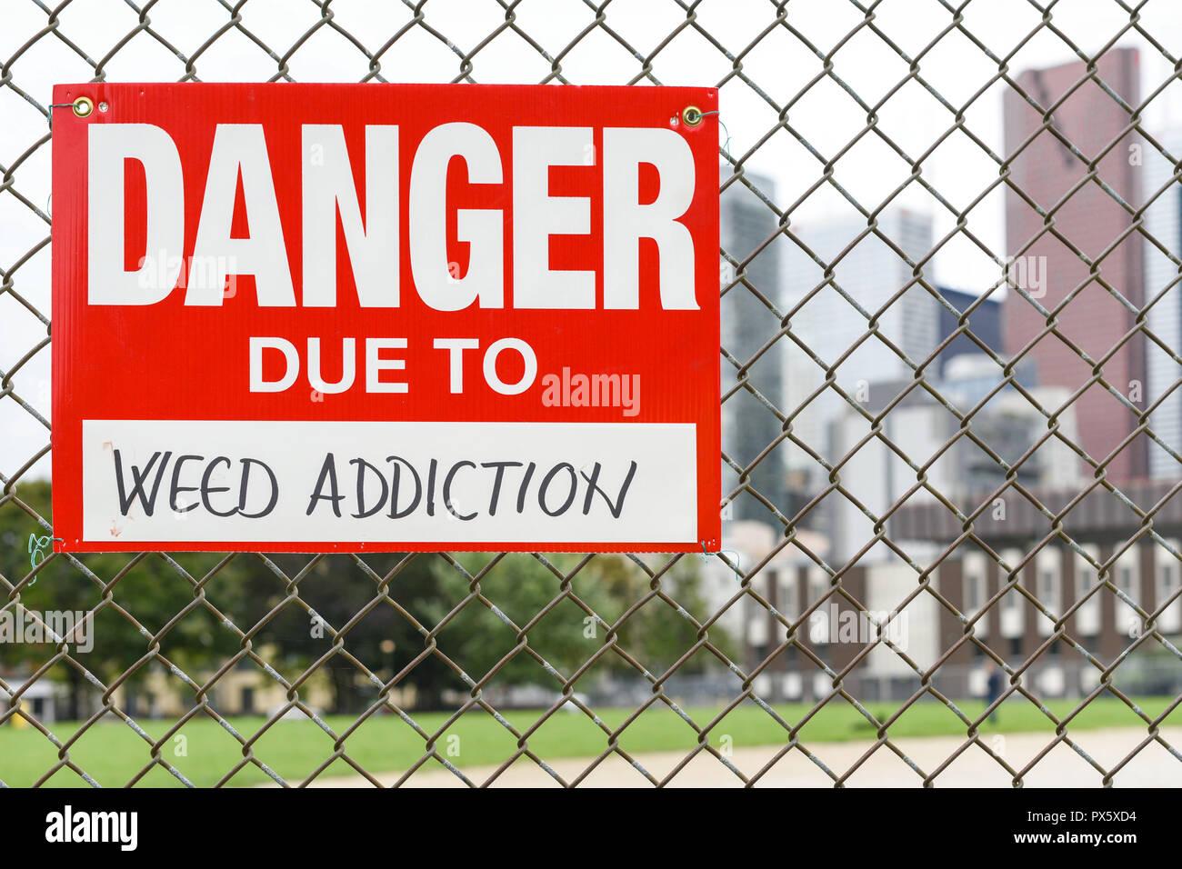 Stop marijuana sign hi-res stock photography and images - Alamy