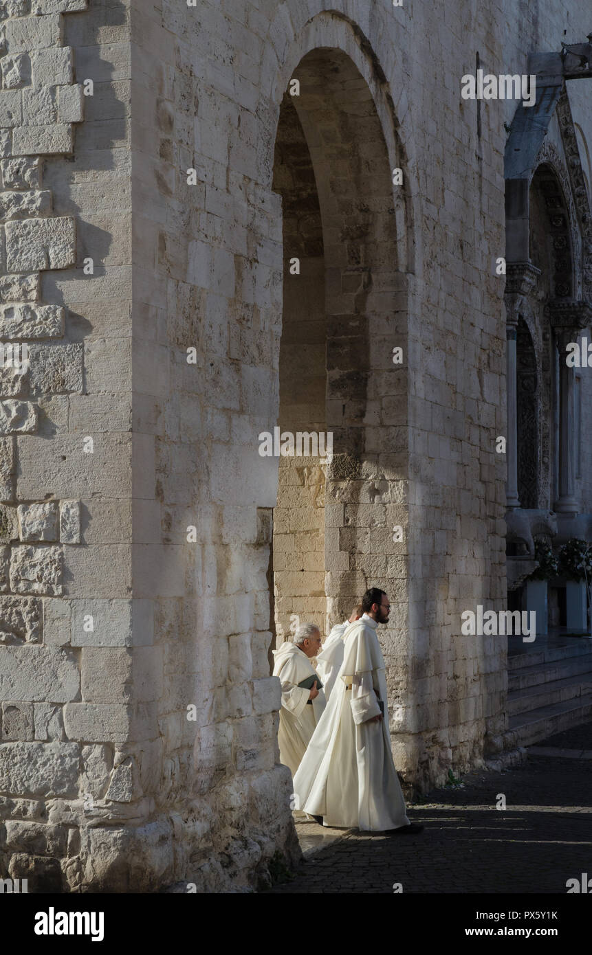 Basilika San Nicola, Bari, Apulien, Italien Stock Photo - Alamy