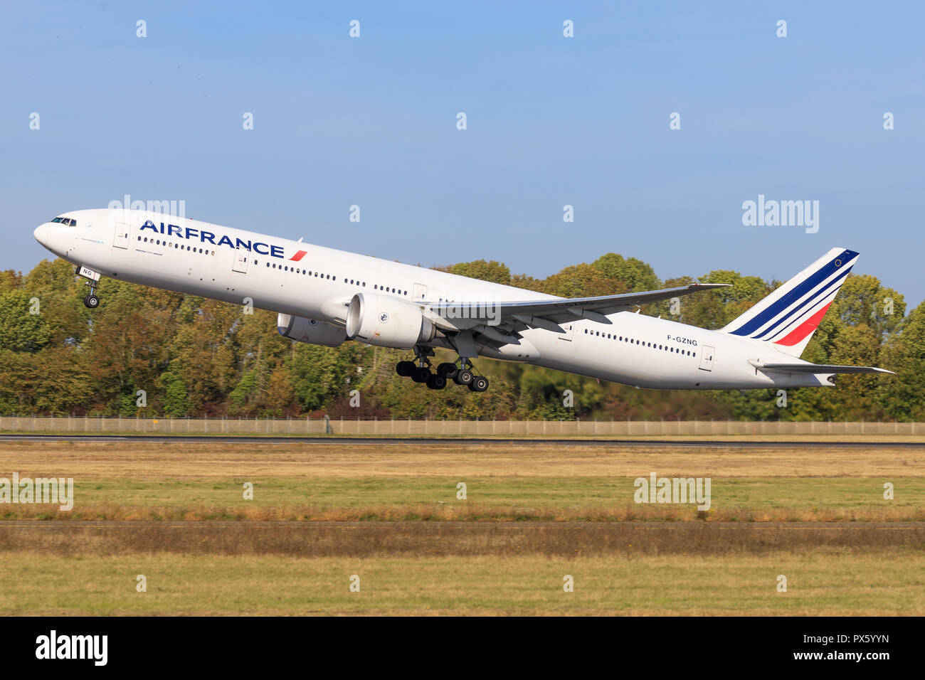Boeing 772 hi-res stock photography and images - Alamy