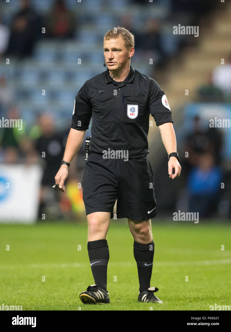 John busby referee hi-res stock photography and images - Alamy