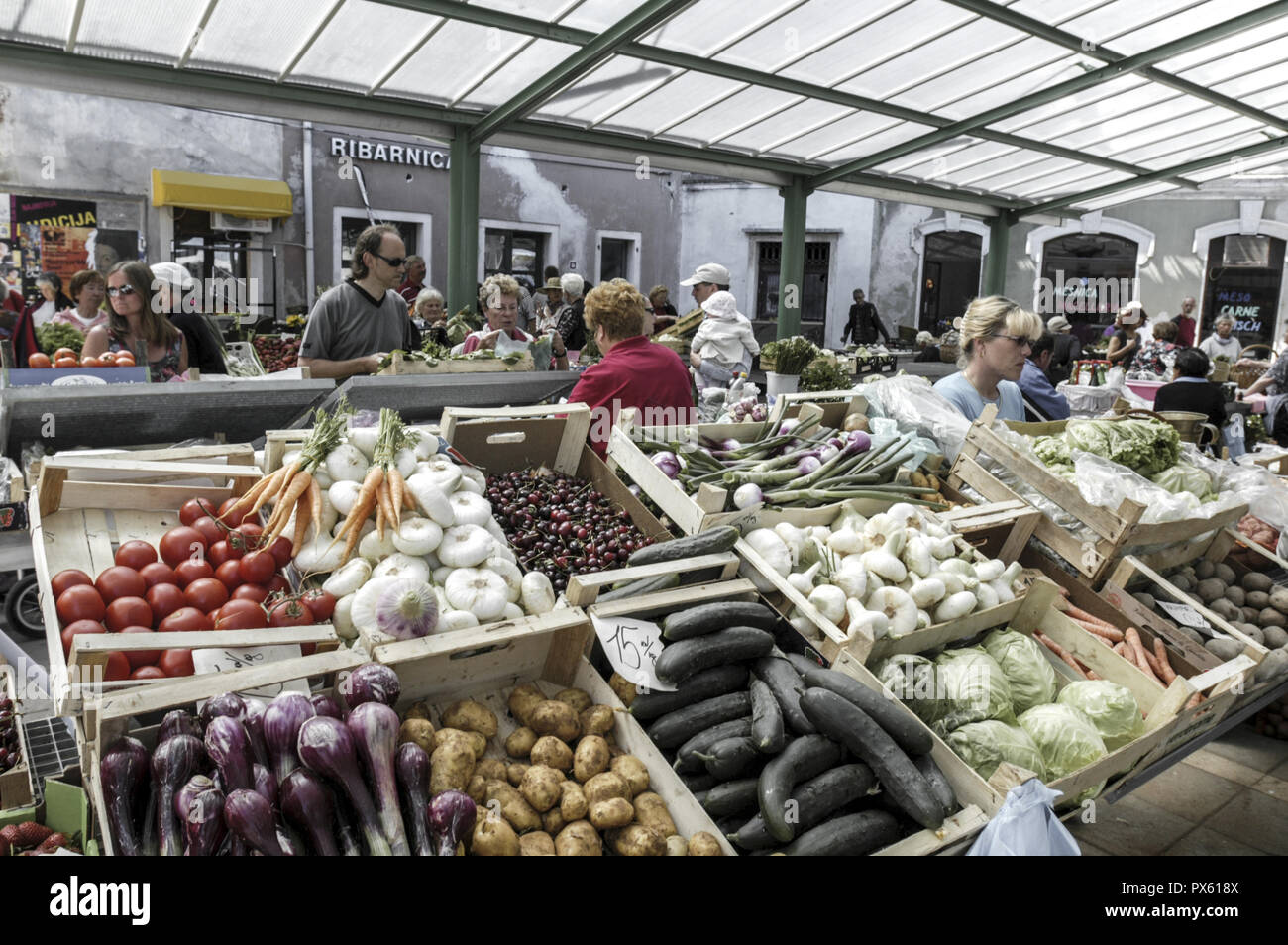 Rovinj, market, tourists, Croatia, Istria Stock Photo - Alamy