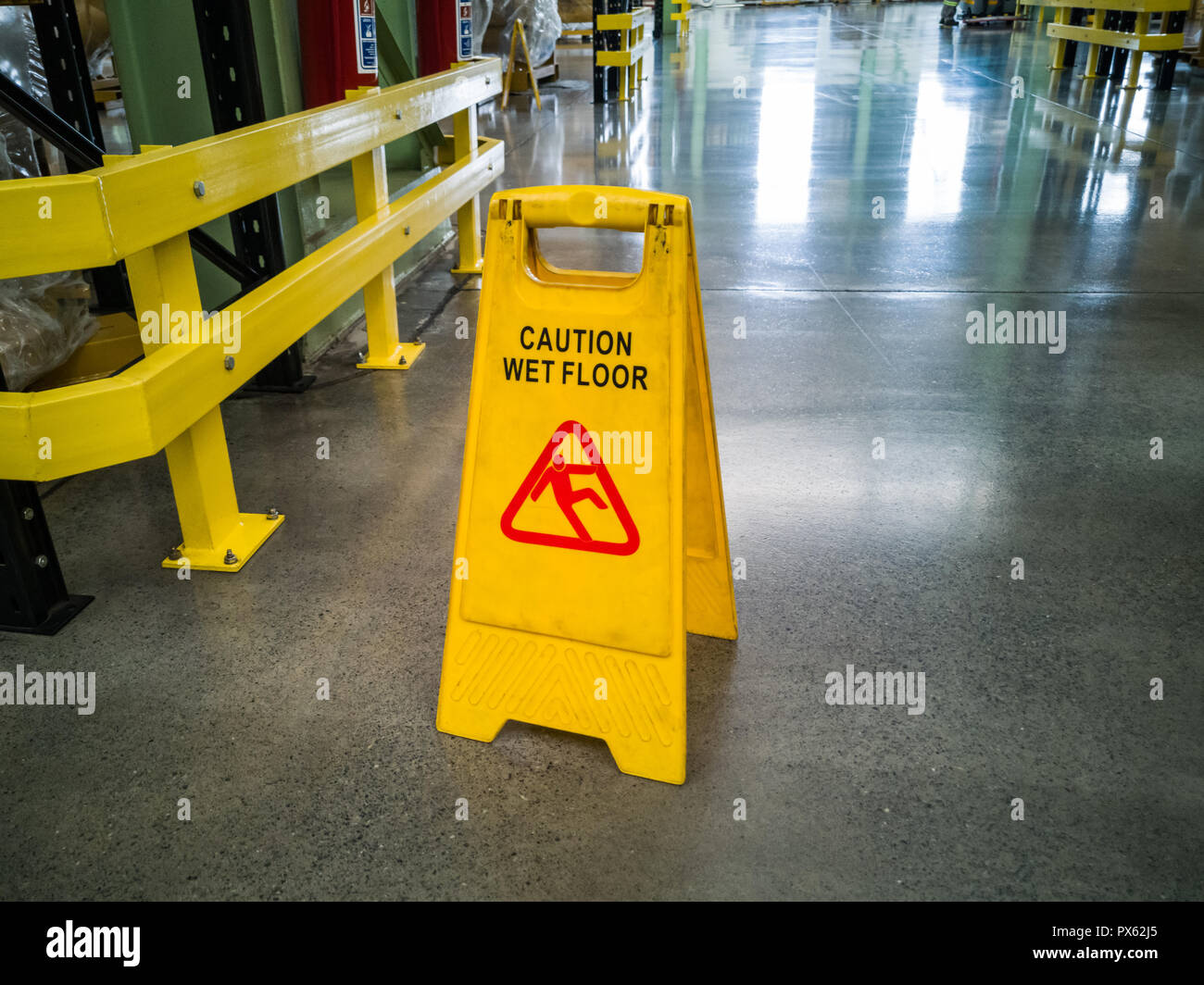 Wet floor warning sign hi-res stock photography and images - Alamy