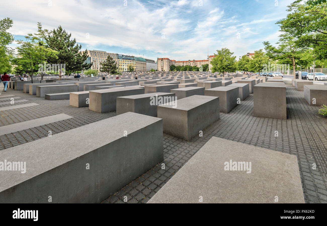 Berlin historical memorial museum hi-res stock photography and images ...