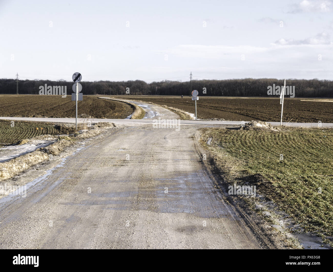 Rural road bifurcation hi-res stock photography and images - Alamy
