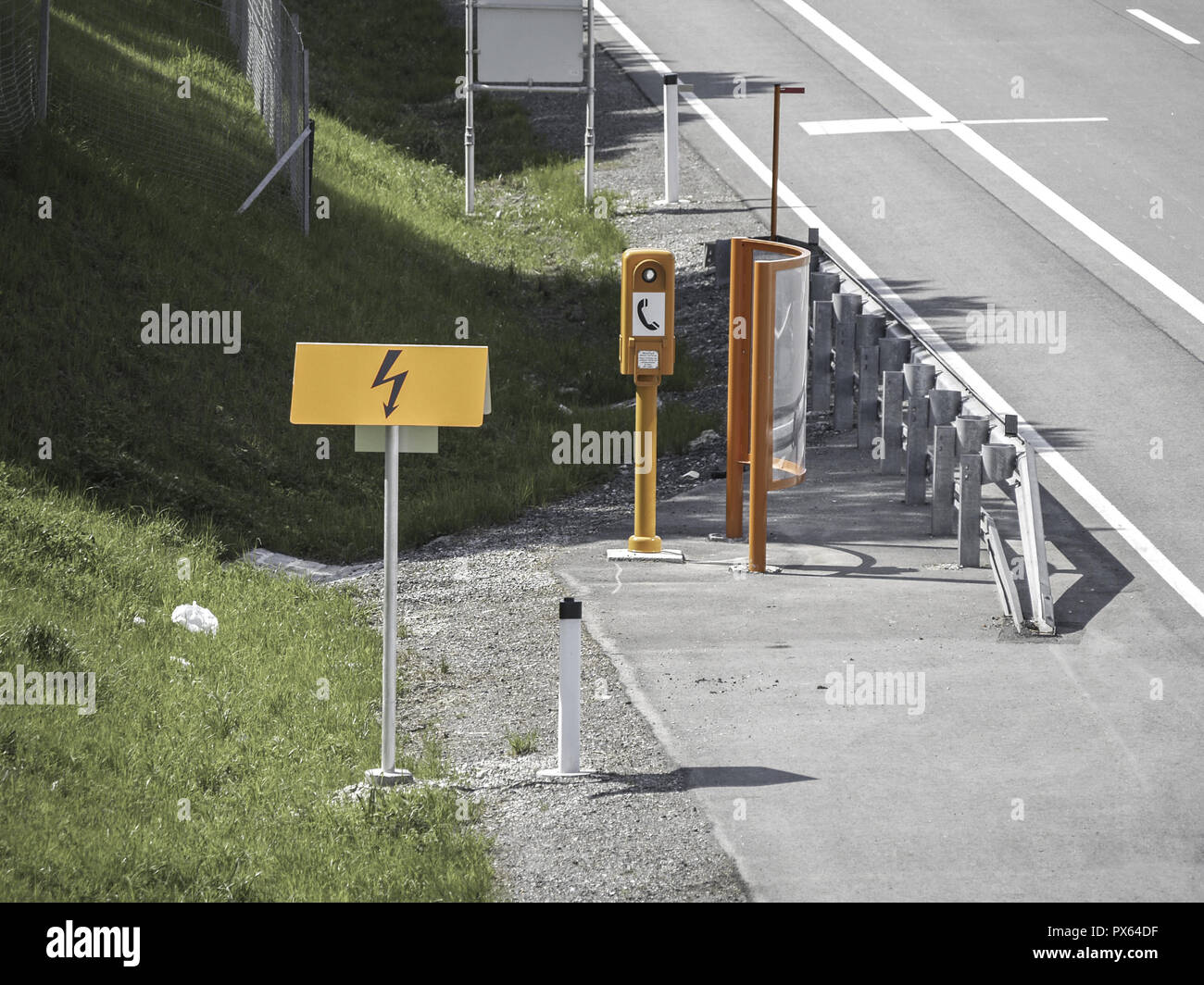 Hard shoulder on the motorway, emergency call telephone Stock Photo - Alamy