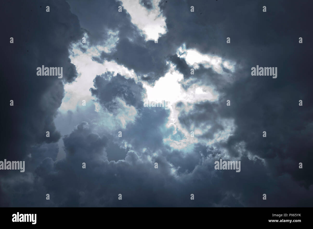 Clouds parting hi-res stock photography and images - Alamy