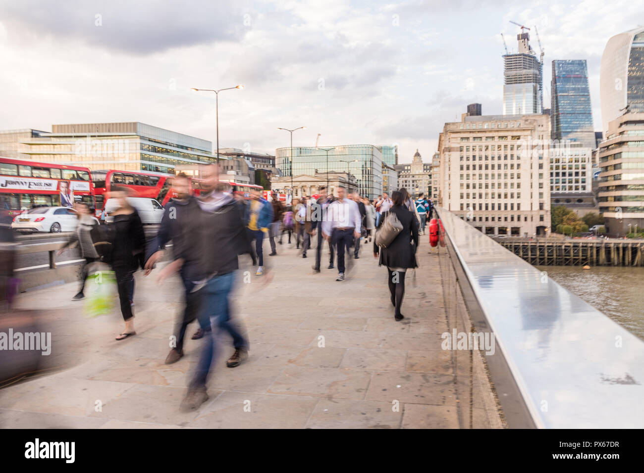 London crowd scene blur hi-res stock photography and images - Alamy