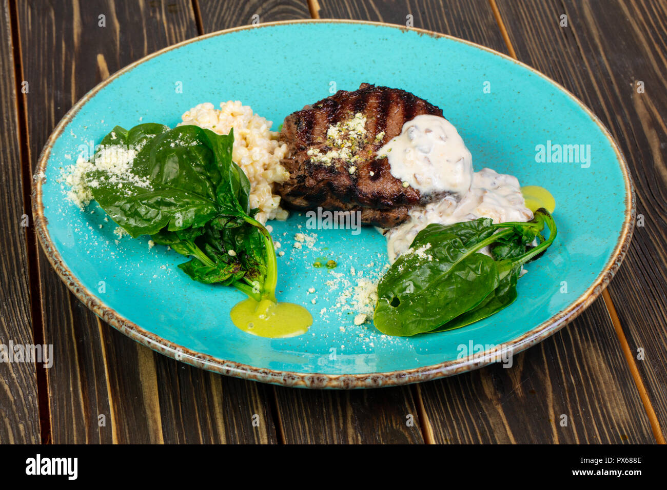 Grilled Steak minion with sauce Stock Photo - Alamy