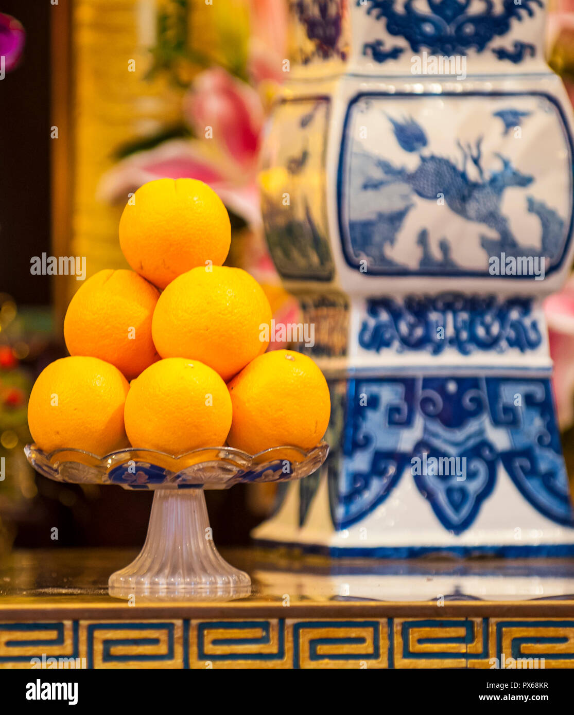 Po lin temple hi-res stock photography and images - Alamy