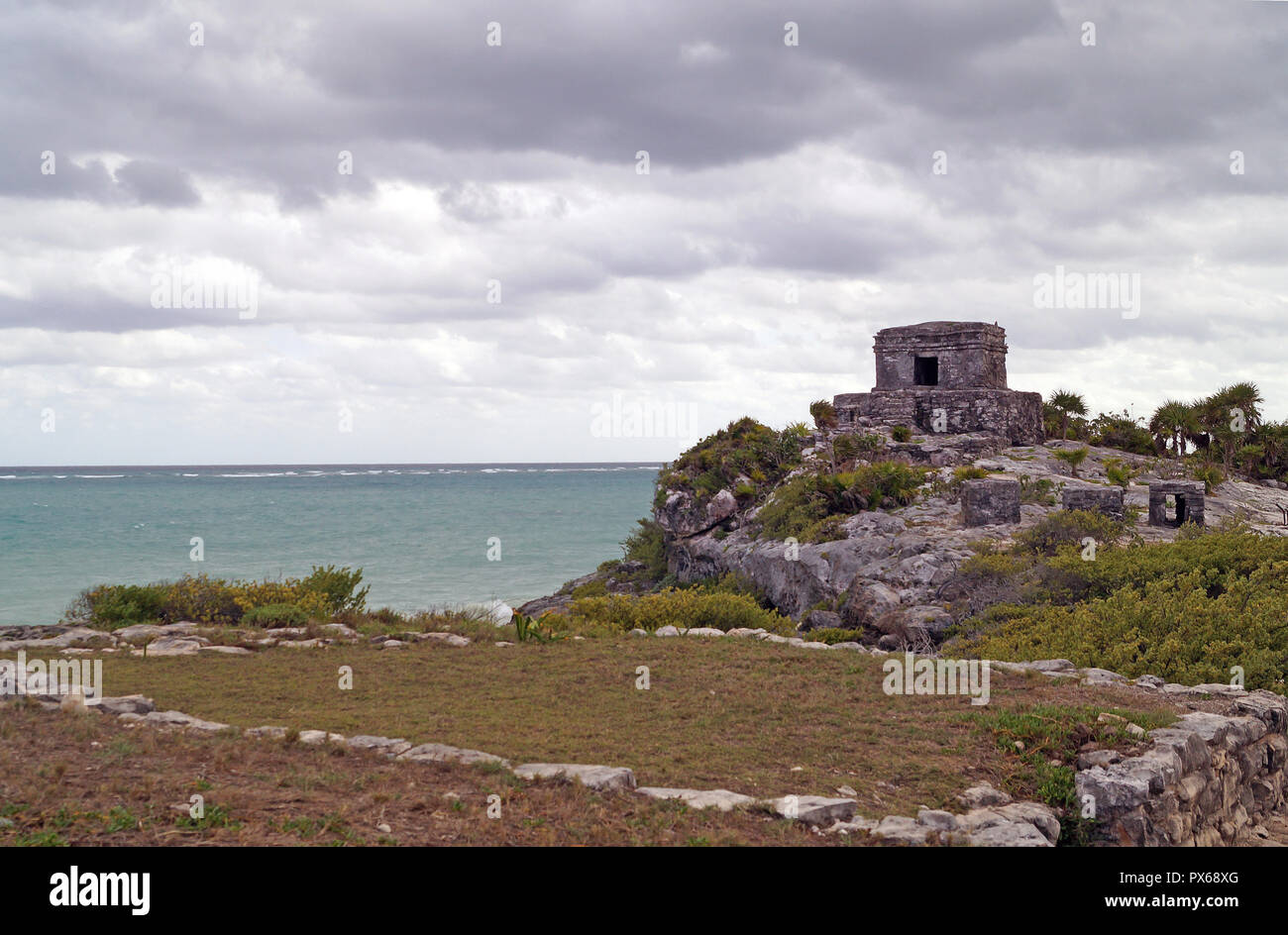 Mayan temple in tulum hi-res stock photography and images - Alamy
