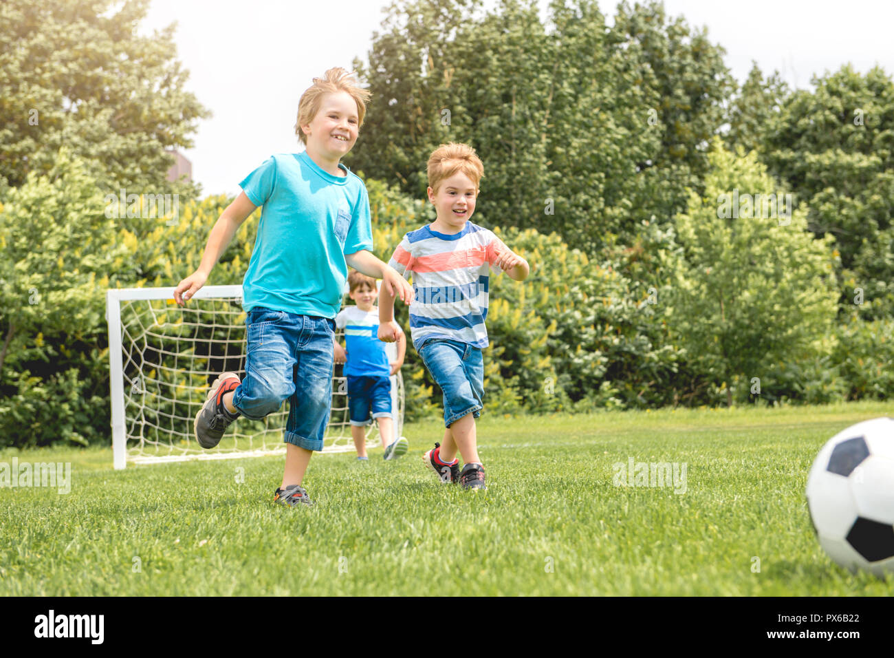 Dad play group hi-res stock photography and images - Alamy