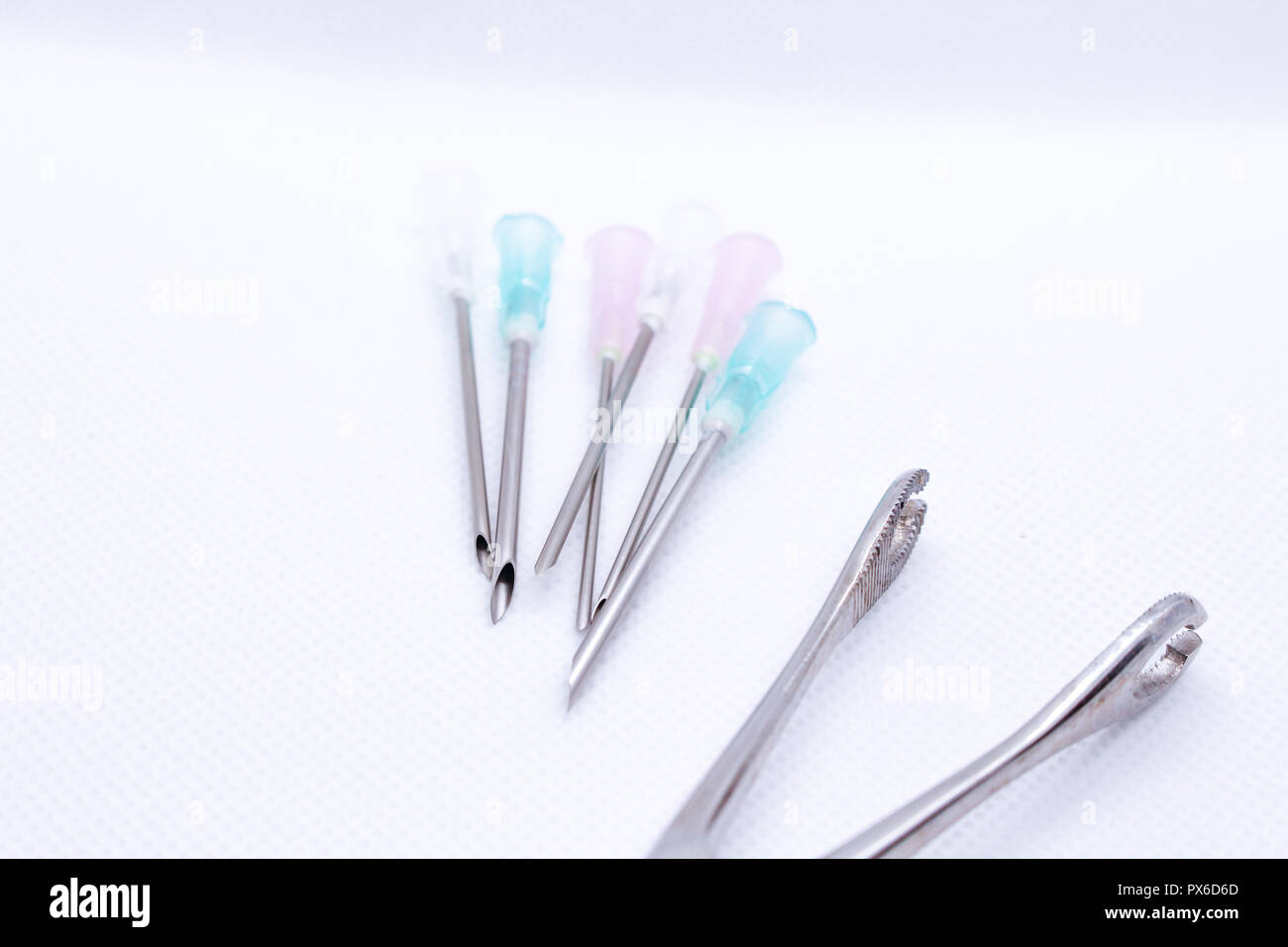 Iv needle with cannula hi-res stock photography and images - Alamy