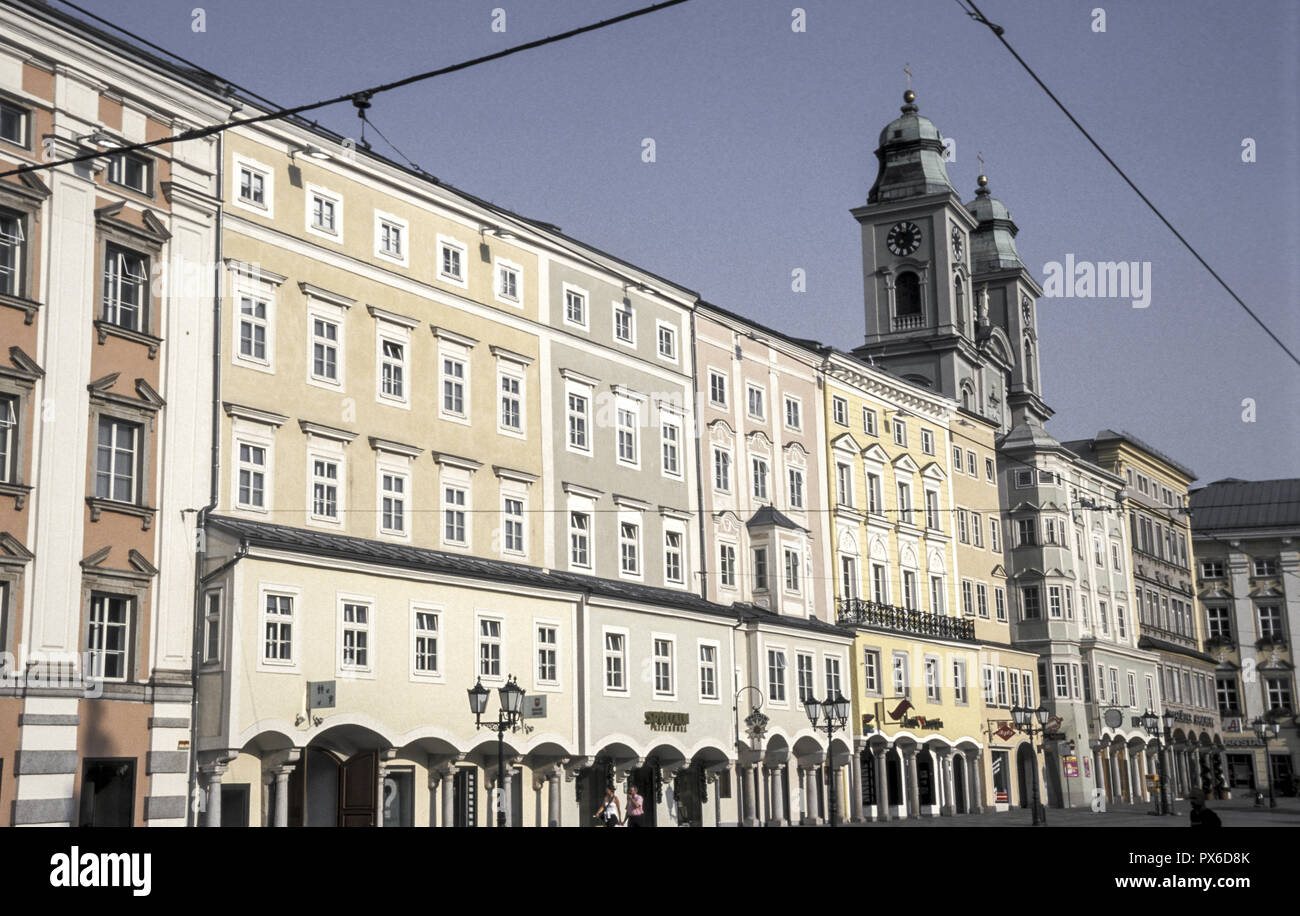 City shopping linz hi-res stock photography and images - Alamy