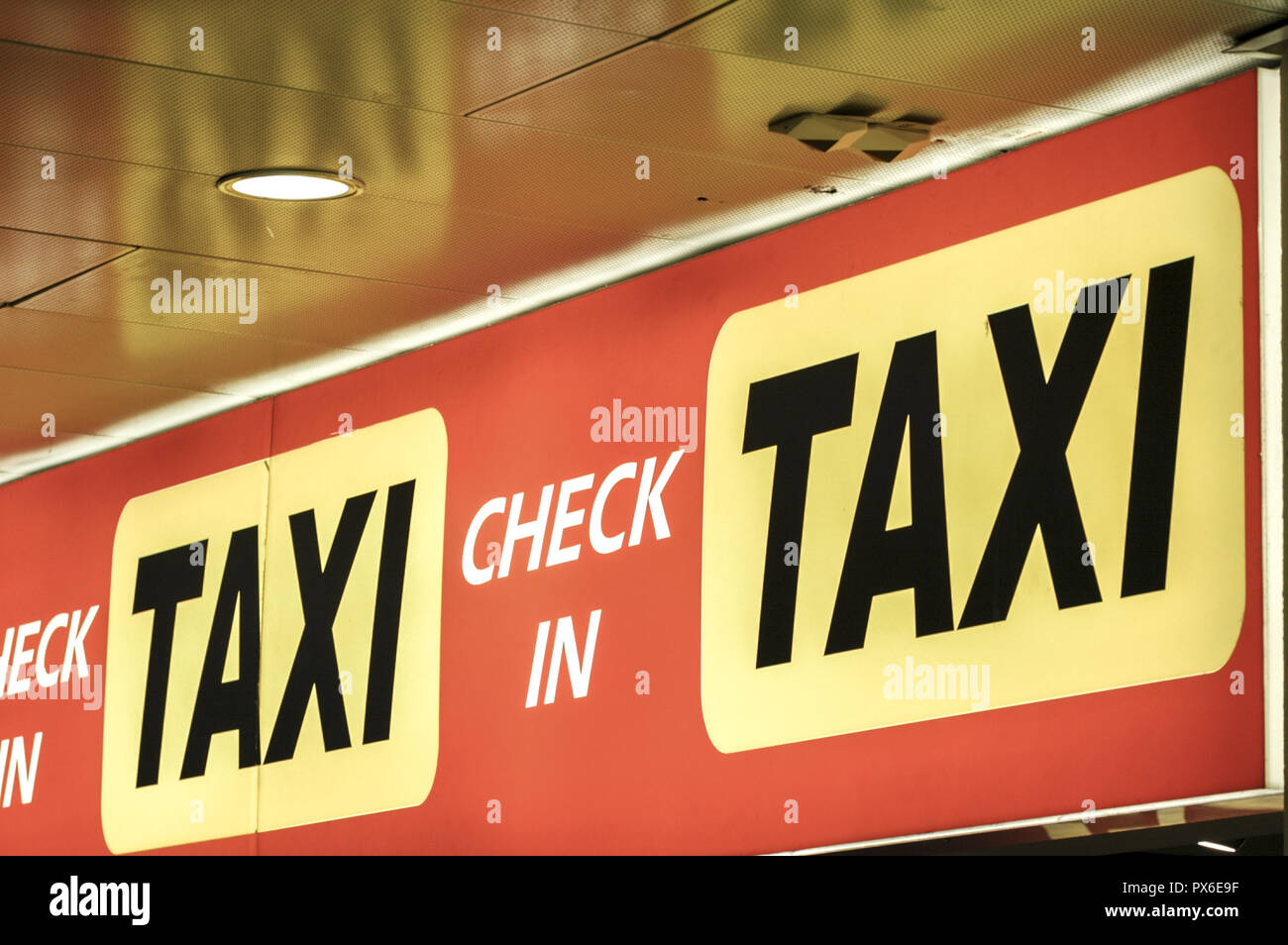 Wien taxi hi-res stock photography and images - Alamy