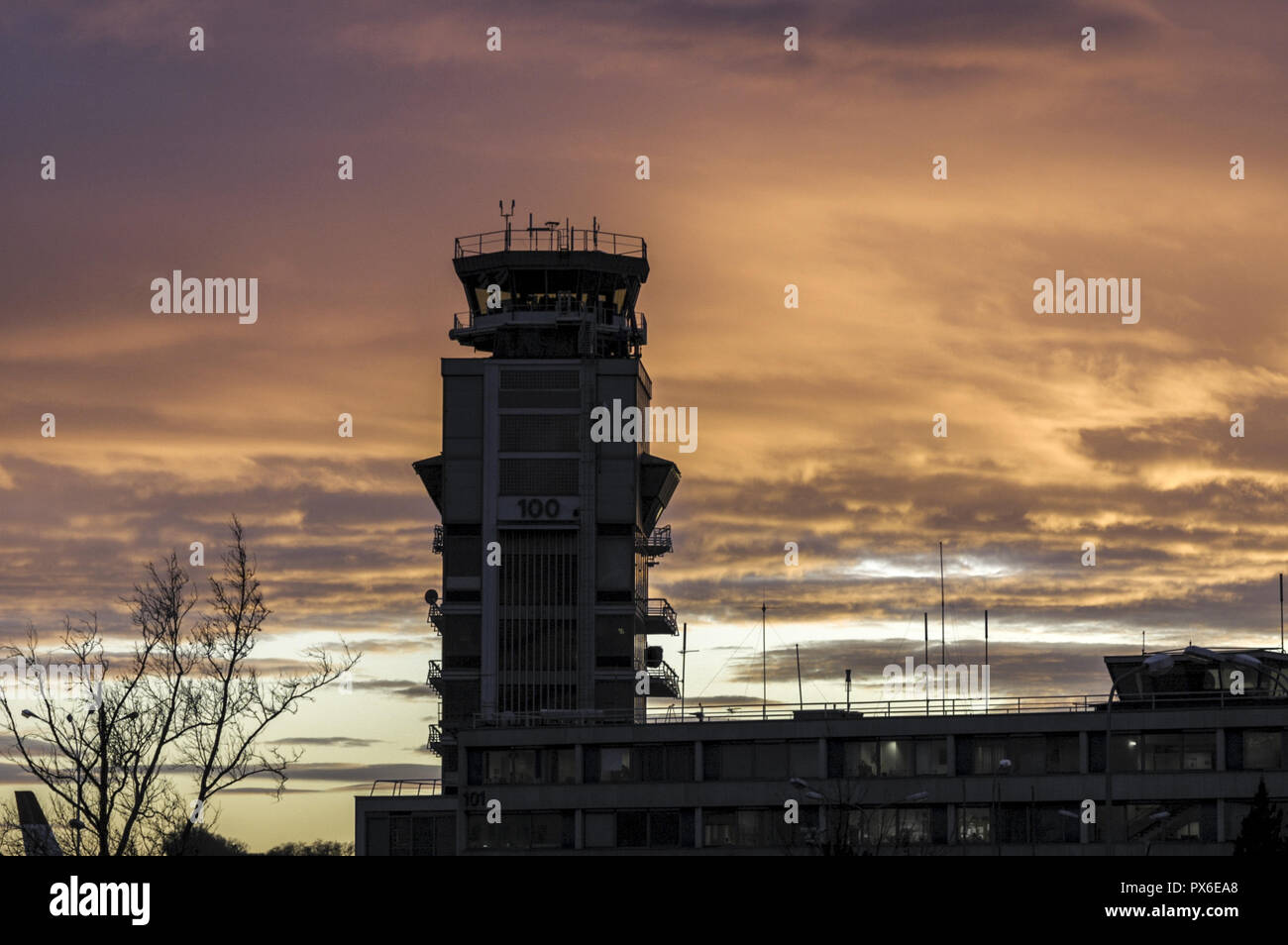 International Airport Vienna at Wien Schwechat, Tower, coordination ...