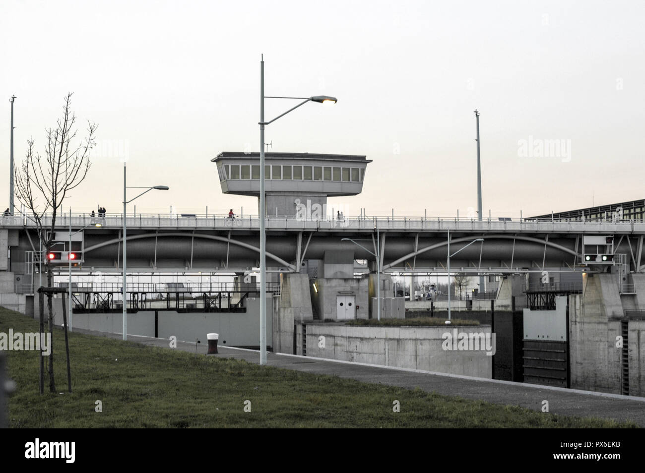 Vienna, hydroelectric power plant Freudenau, Austria, Freudenau Stock ...