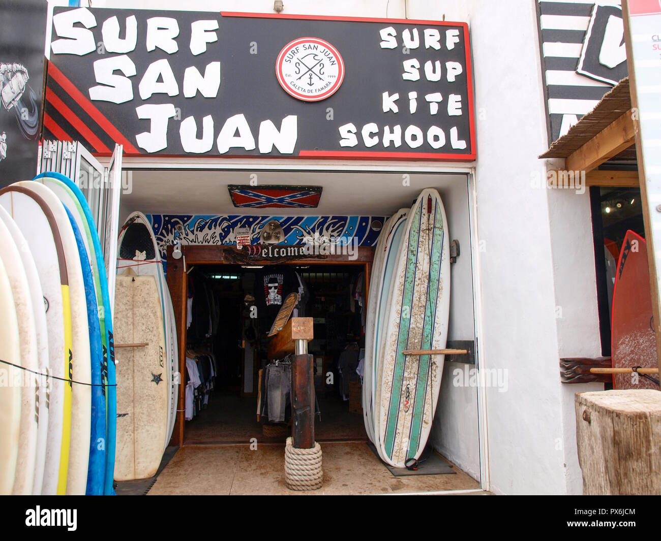 Surfboard accessories hi-res stock photography and images - Alamy