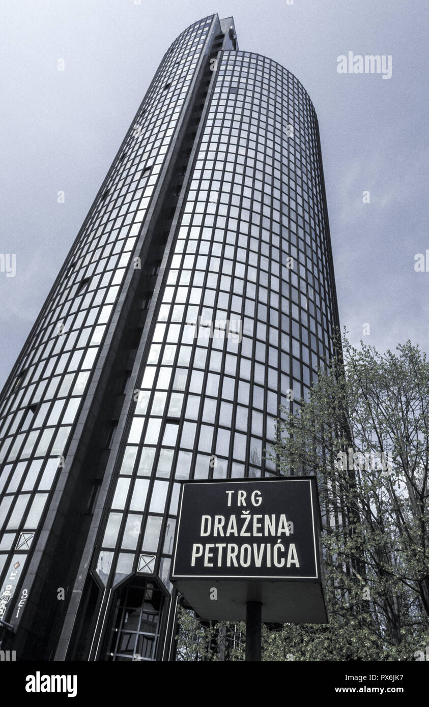 Modern office building zagreb hi-res stock photography and images - Alamy