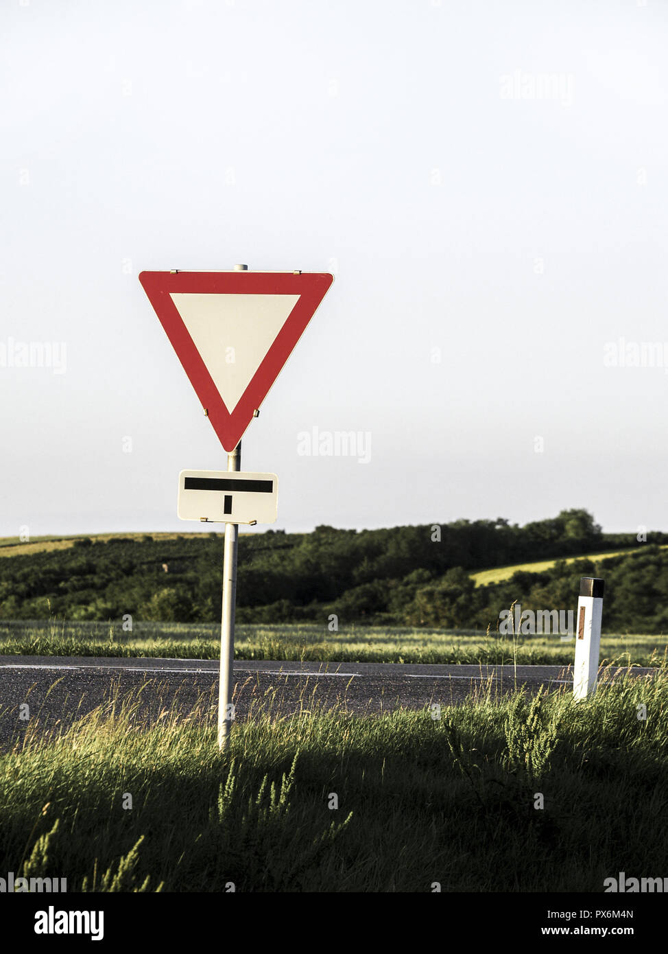 Traffic sign, Yield Stock Photo - Alamy