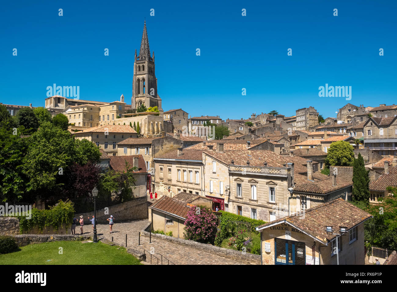 Saint emilion center town street hi-res stock photography and images ...