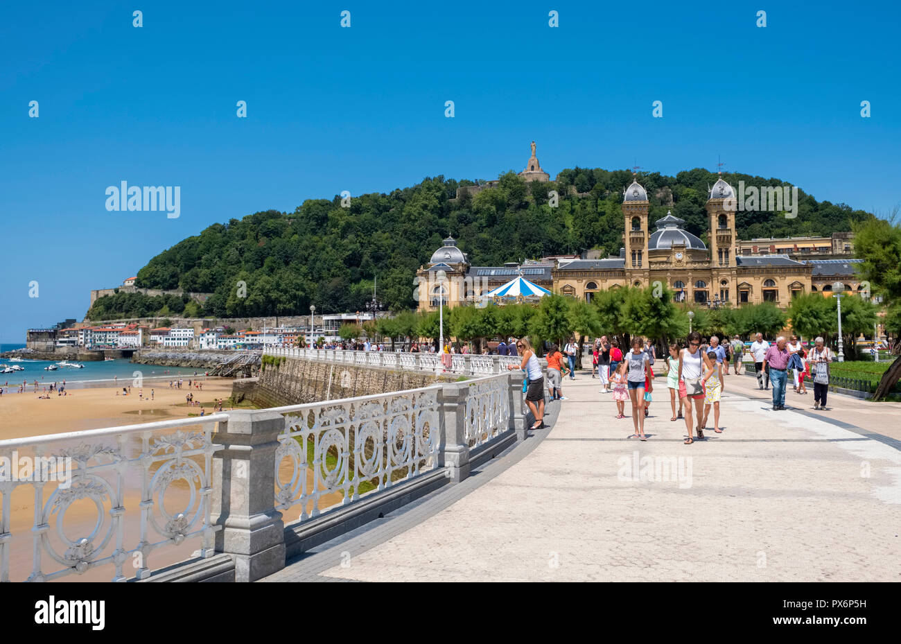 San sebastian la concha hi-res stock photography and images - Alamy