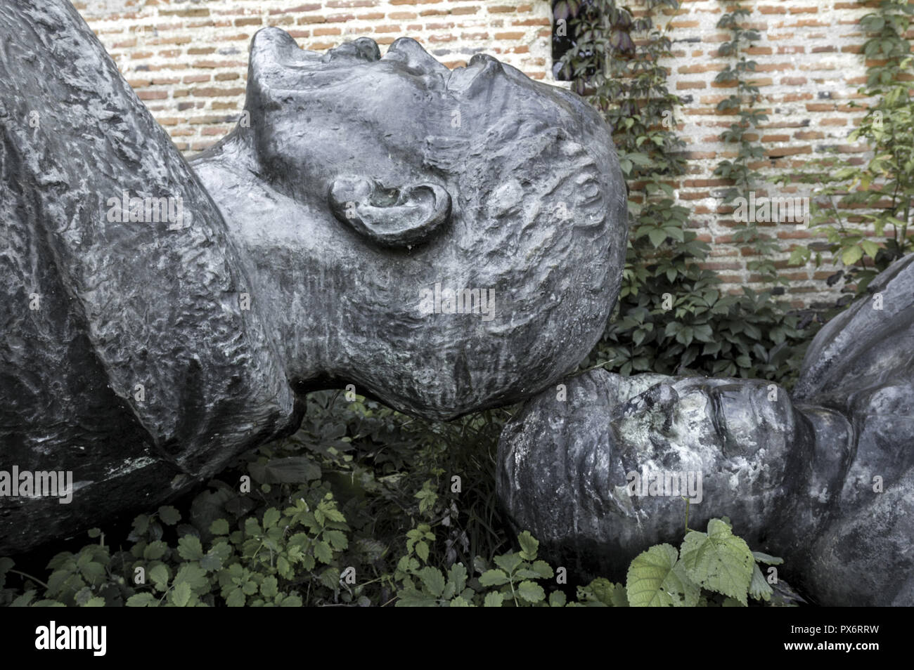 Mogosoaia, Lenin statue from Bucuresti in backyard, next to statue of ...