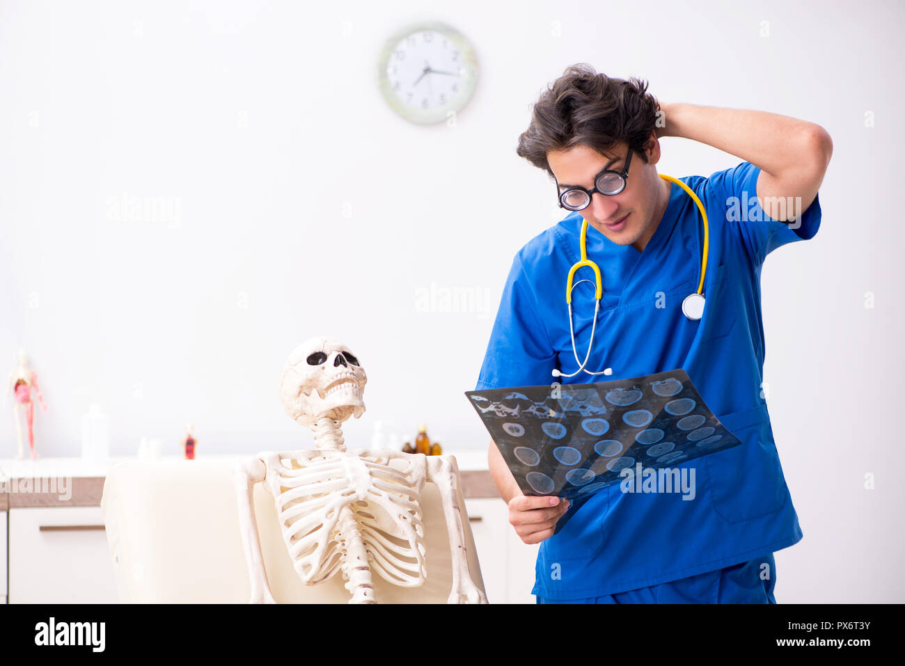 Body scan funny hi-res stock photography and images - Alamy