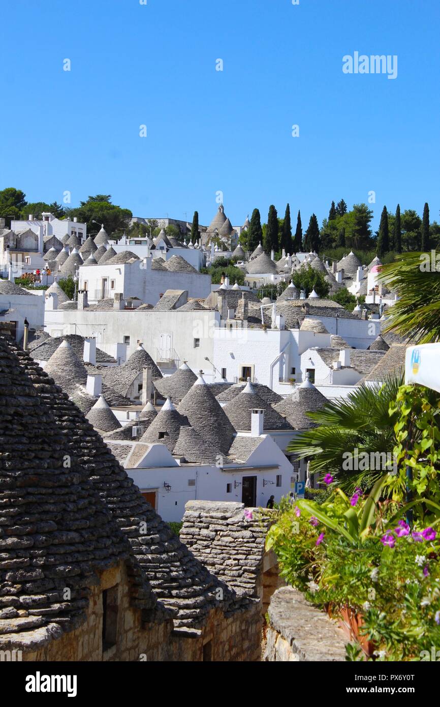 Trulli italy hi-res stock photography and images - Alamy