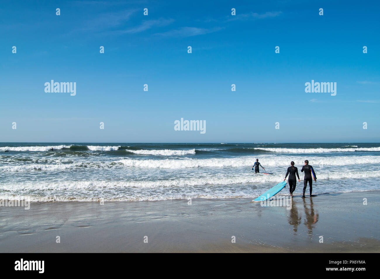 Ofir beach, Portugal, surf spot. Surf class, Surf teacher teaching ...