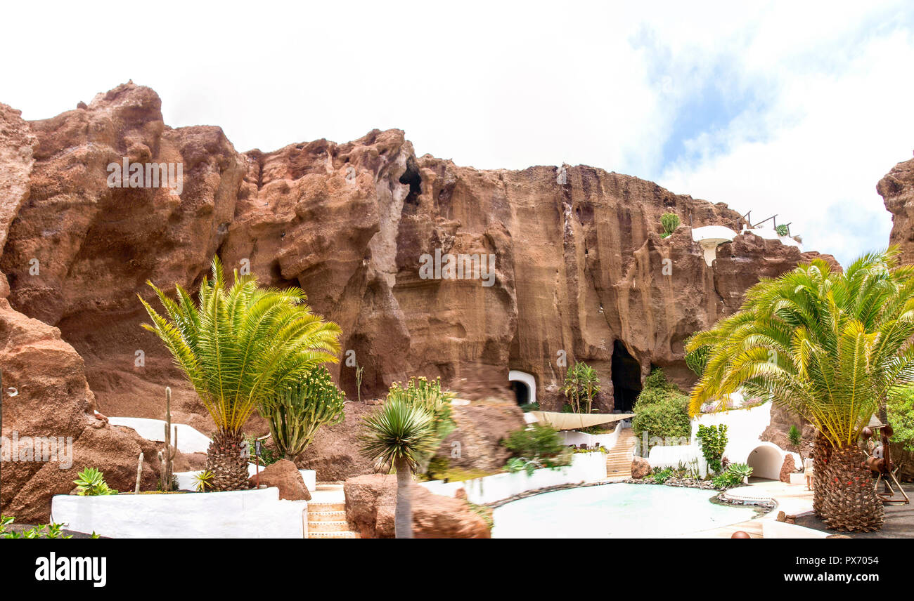 Mar a lago pool hi-res stock photography and images - Alamy