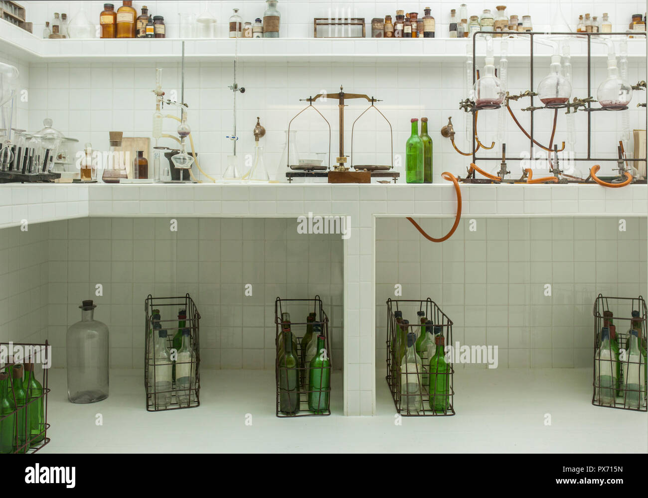 Retro laboratory test tubes hi-res stock photography and images - Alamy